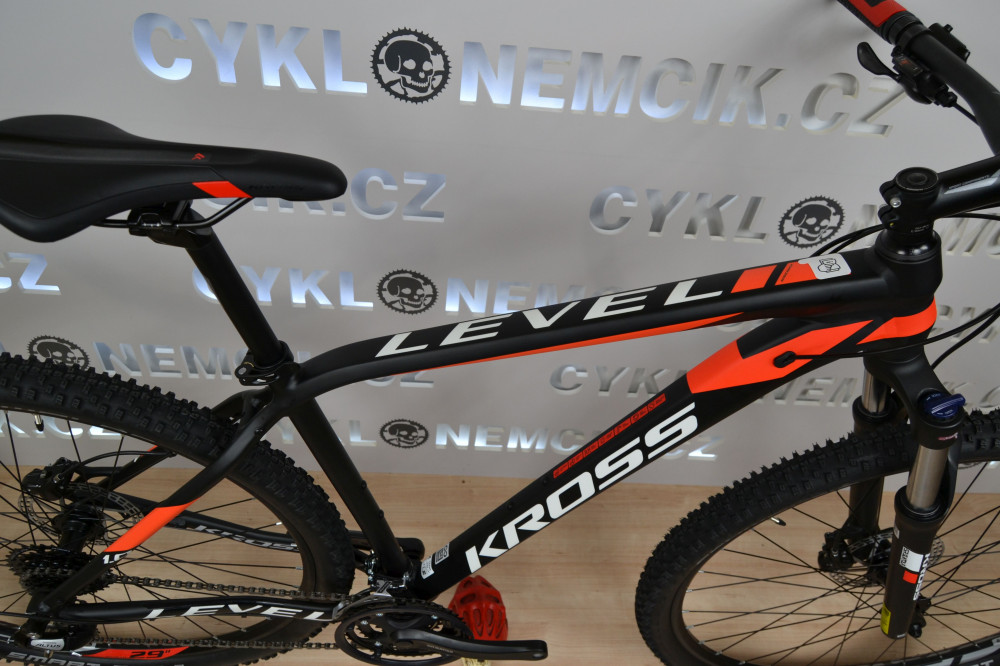 Kolo Kross LEVEL 1.0 BLACK / RED / WHITE MATTE - CykloNěmčík.cz