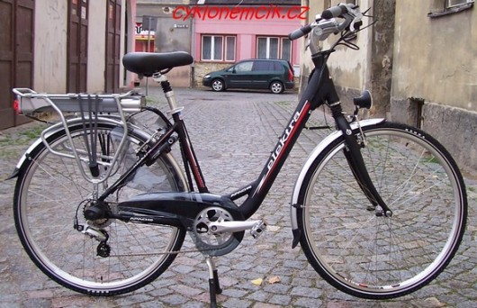 KOLO APACHE ELEKTRA LADY 28-BLACK - CykloNěmčík.cz